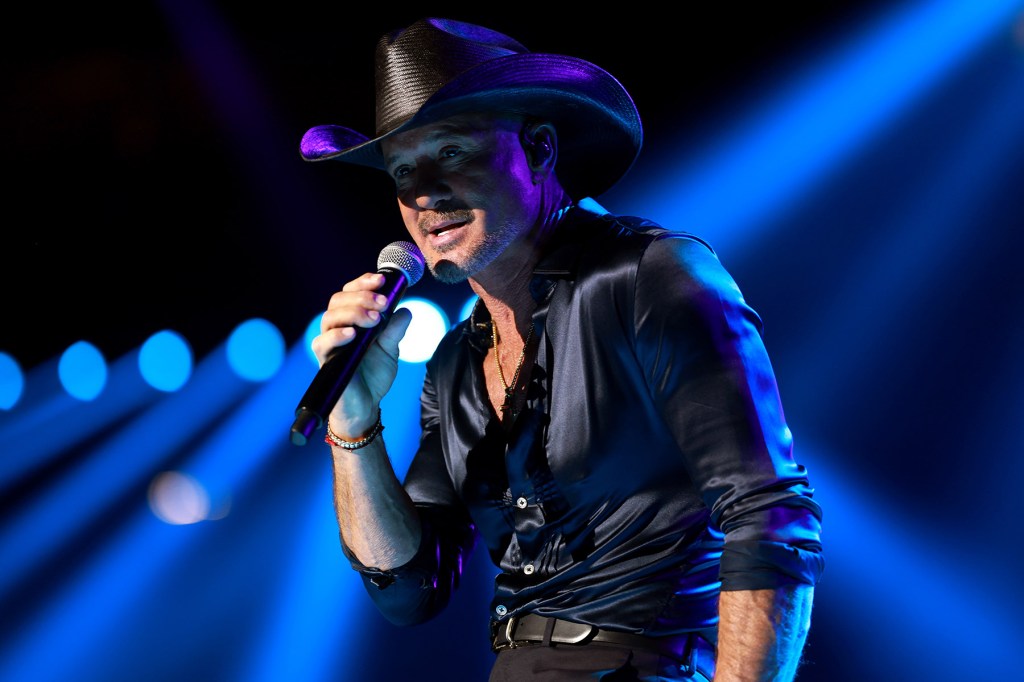 Tim McGraw tapped for NHL Stadium Series show