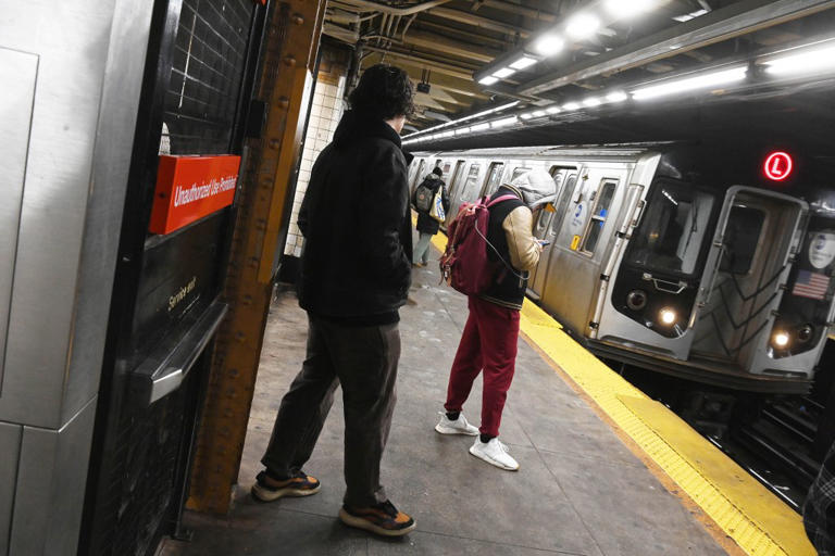 Random attacks in NYC subway leave three injured, including rider ...