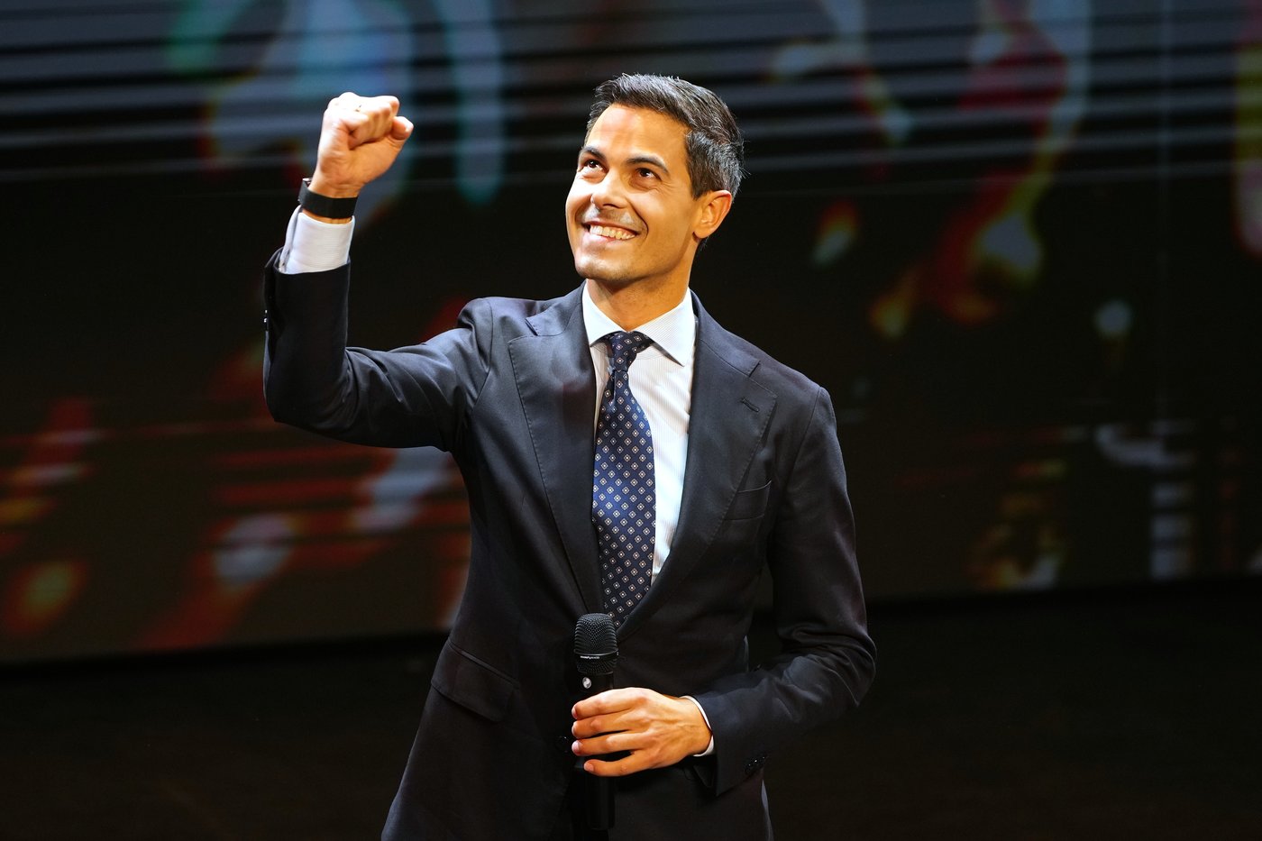 Exit poll suggests Dutch election result too close to call, with center ...