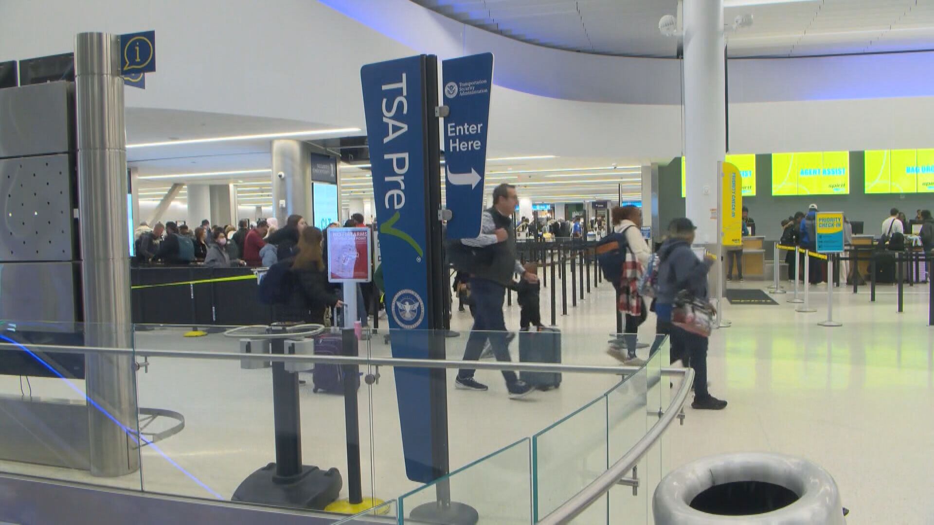 Traveling this holiday season? Here’s how the government shutdown could ...