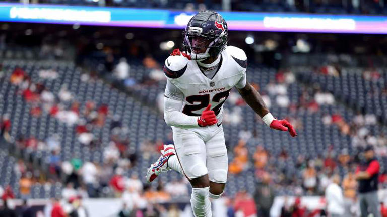 Texans shuffle RBs, add former Eagles draft pick in late roster shake-up