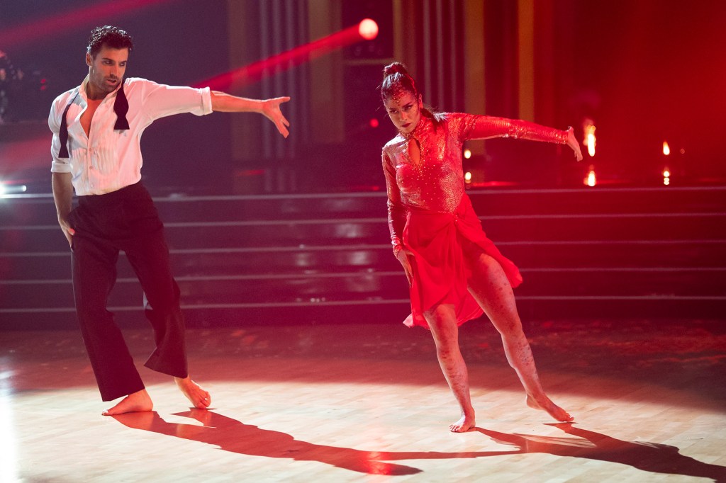 Taylor Swift's Former Backup Dancer Gets Eliminated on ‘DWTS' After ...