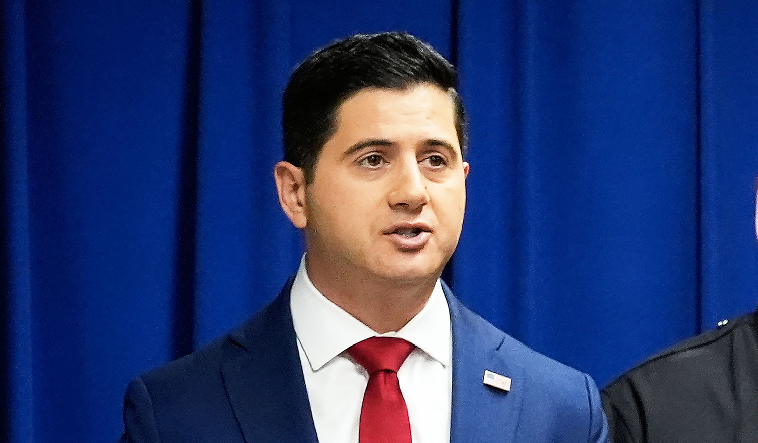 Judge rules L.A. prosecutor served illegally, as Comey and James ...
