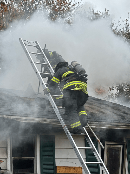 Crews put out fire on Redfern Drive in Springfield