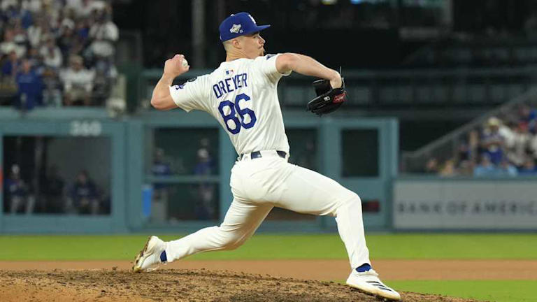 Former Hawkeye Jack Dreyer pitched in back-to-back pivotal World Series ...