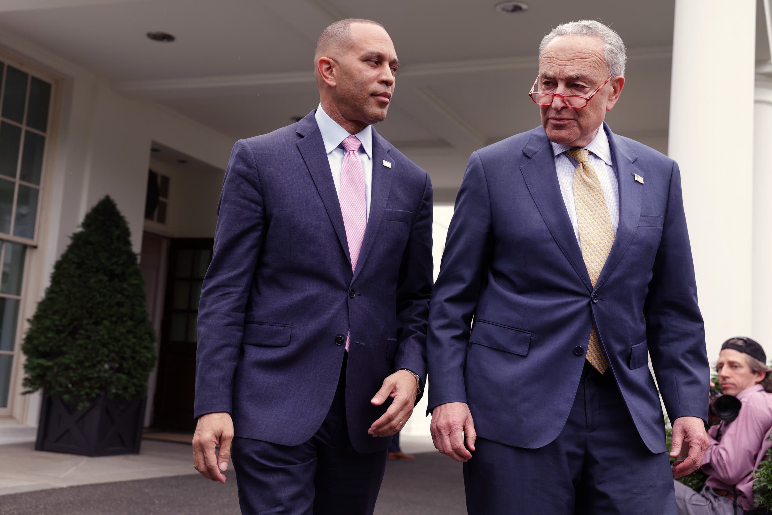 What Exactly Are Chuck Schumer and Hakeem Jeffries Doing? | Opinion