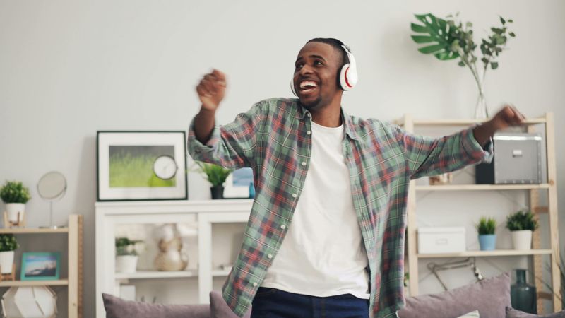 10 Life Moments That Reveal a Man's True Character, According to Psychology
