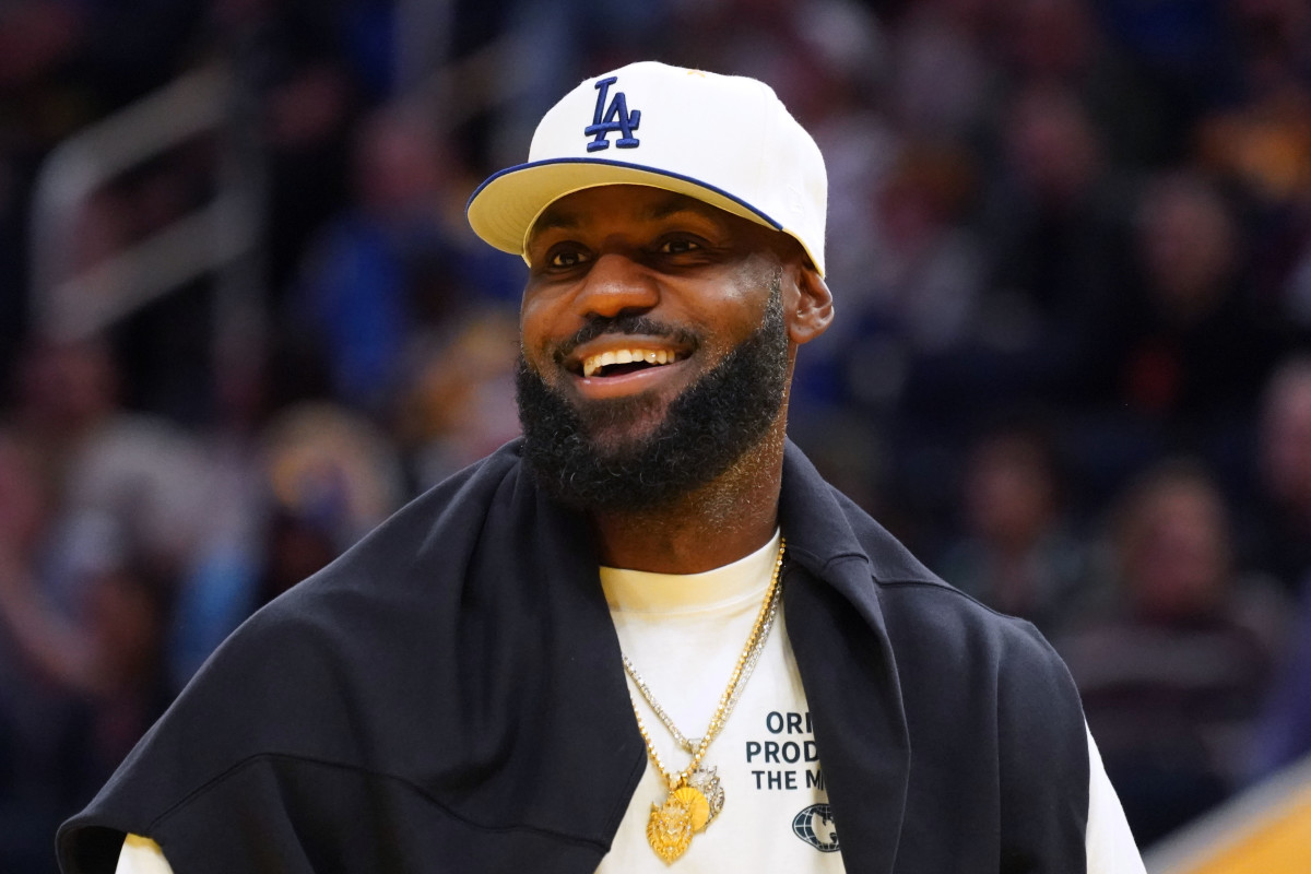 Lakers Announce LeBron James News on Monday