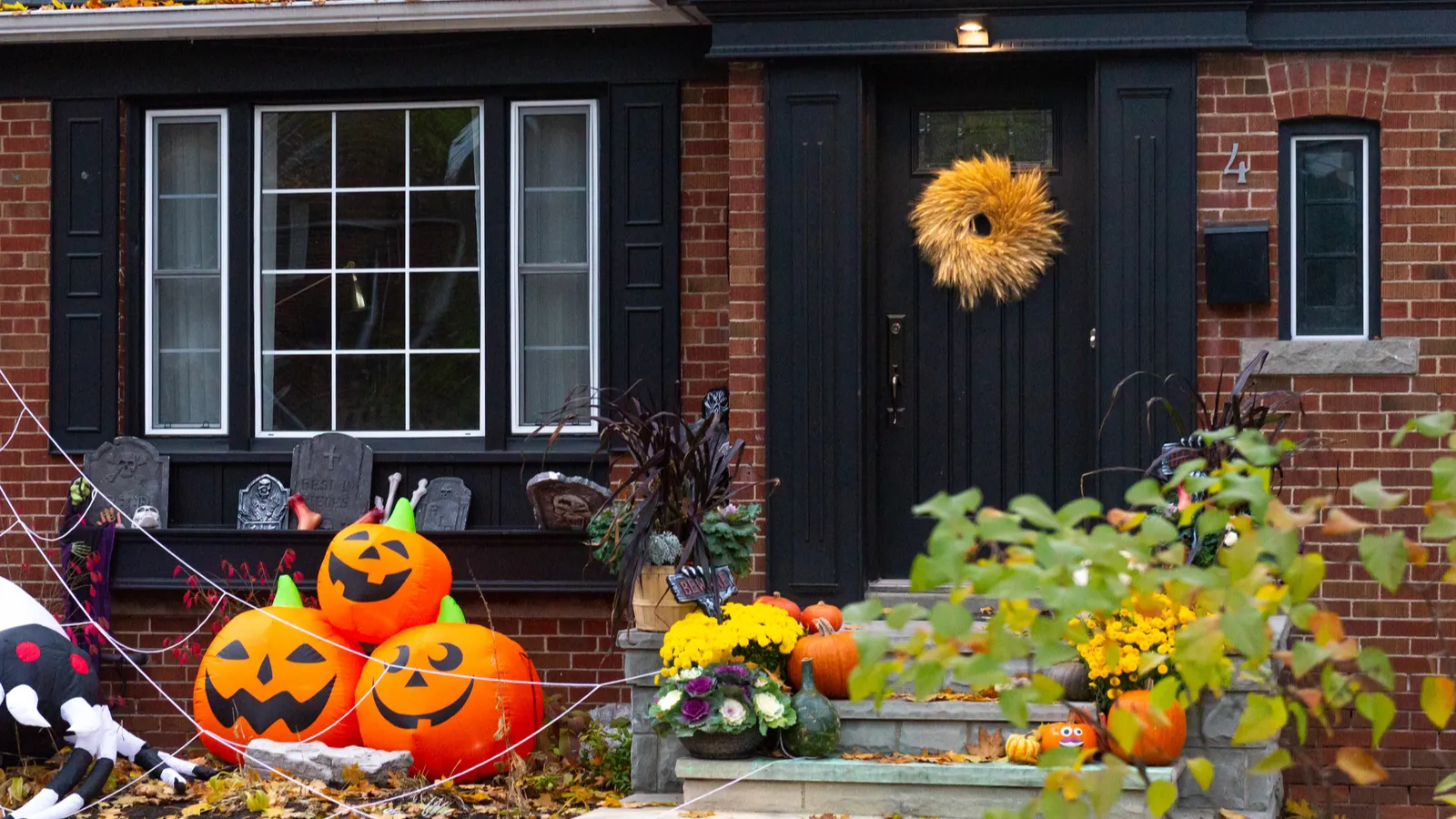 How to mix whimsy and spook for the perfect halloween porch