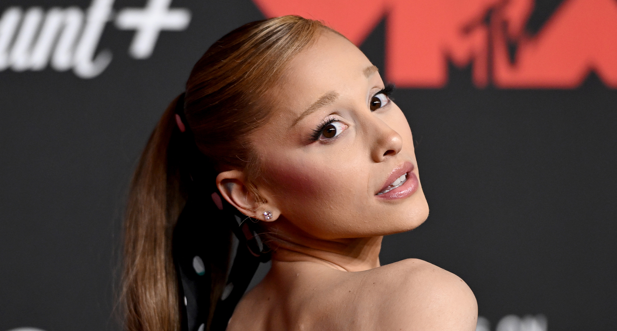 Ariana Grande Ditches ‘Wicked' Look with Dramatic New Hair Change