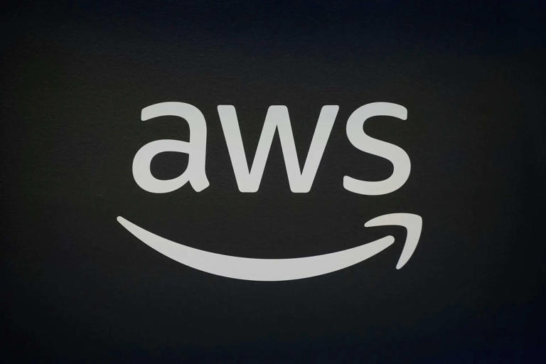Amazon Web Services, Minecraft Face Outage? Cloud disruptions impact ...