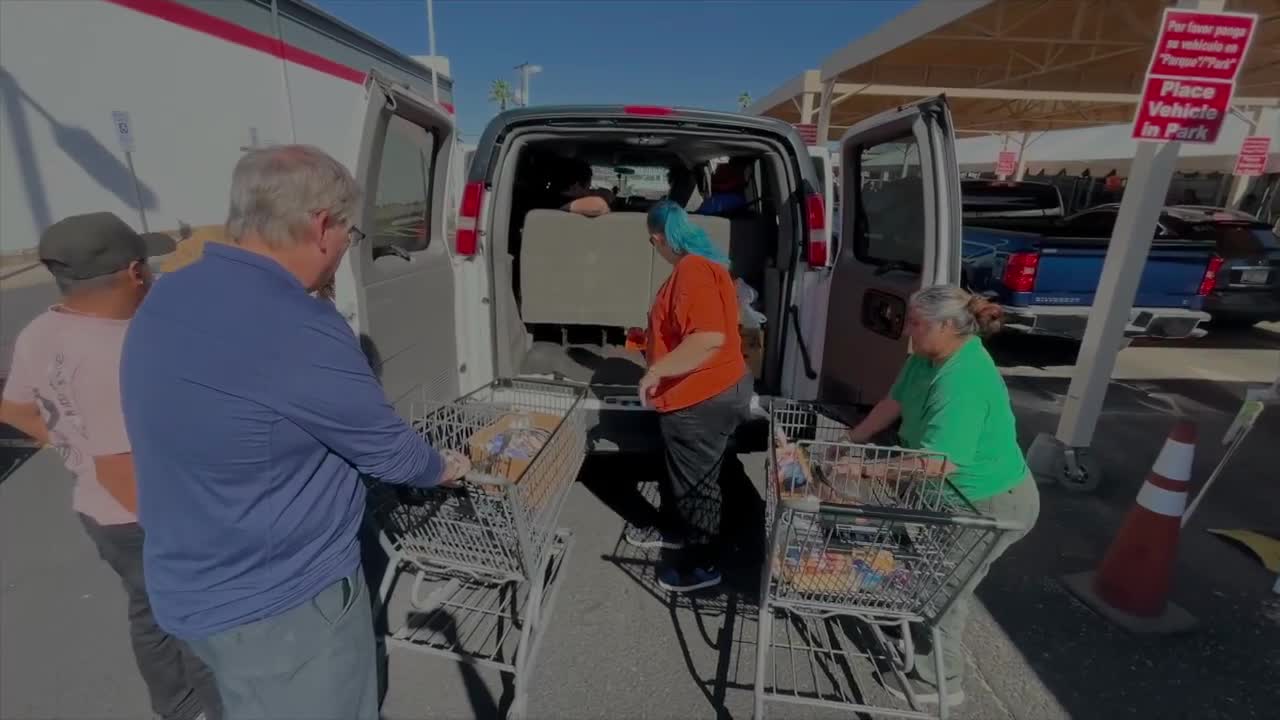 Lines form at Valley food banks as SNAP benefits go on pause