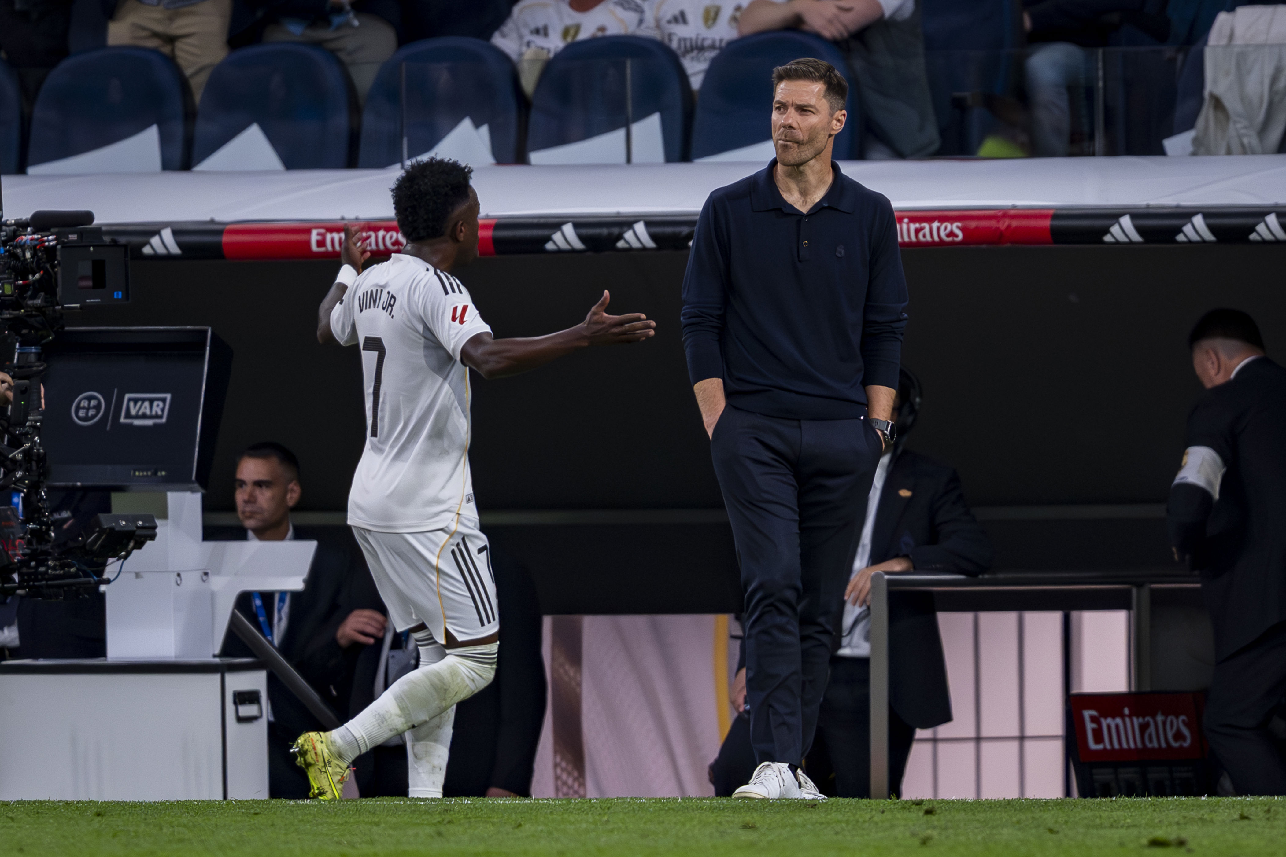 Druk op Alonso groeit bij Real Madrid: 'Vaders bellen over de rol van ...