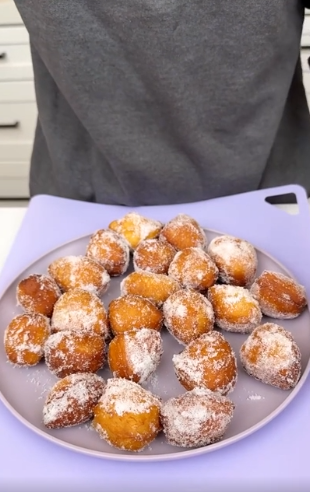 Easy and Delicious Pudding-Stuffed Donut Holes Recipe