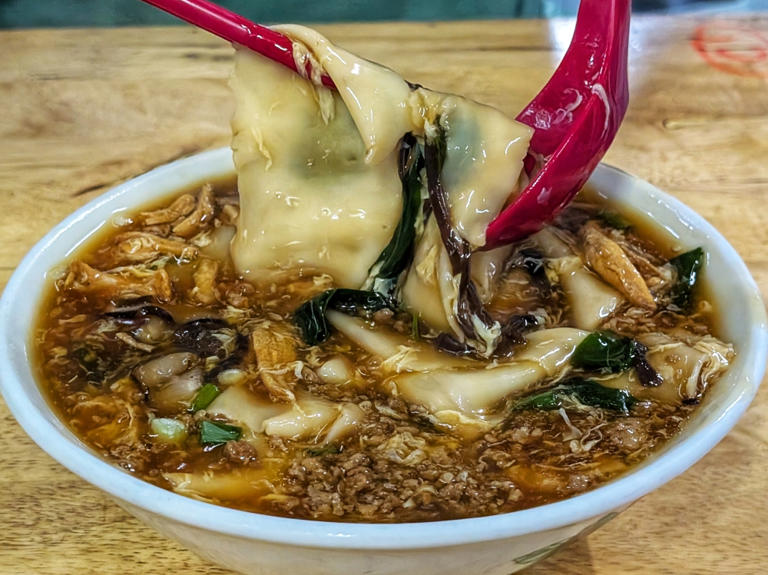 Head to Taman Selayang Jaya for a rare gem of ‘loh pan mee’ at Rong Shu ...
