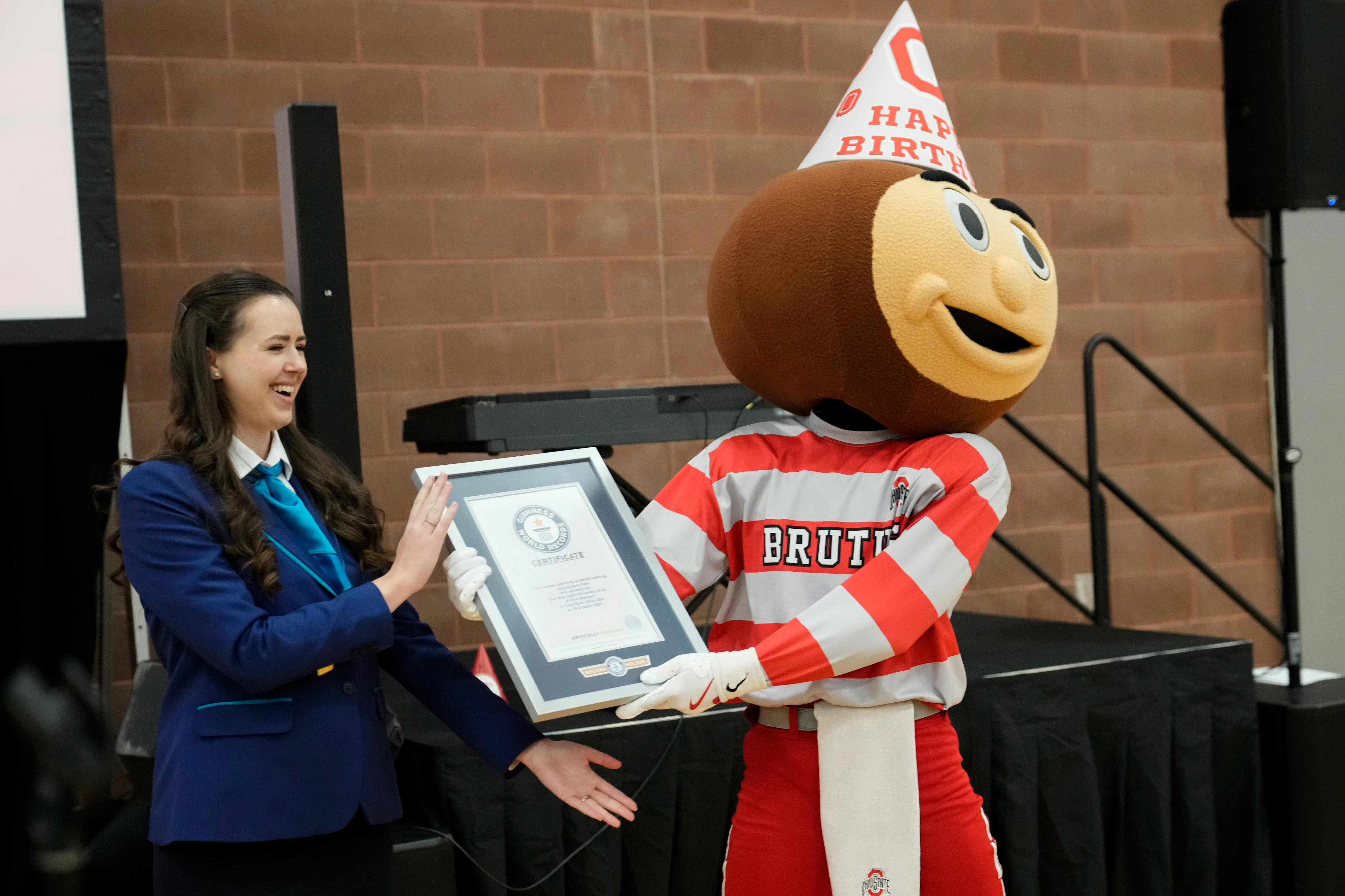 Ohio State fans set a Guinness World Record celebrating Brutus Buckeye ...