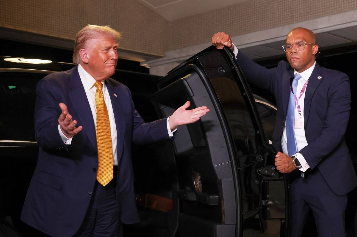 'Non-interventionist' Trump flexes muscles in Latin America