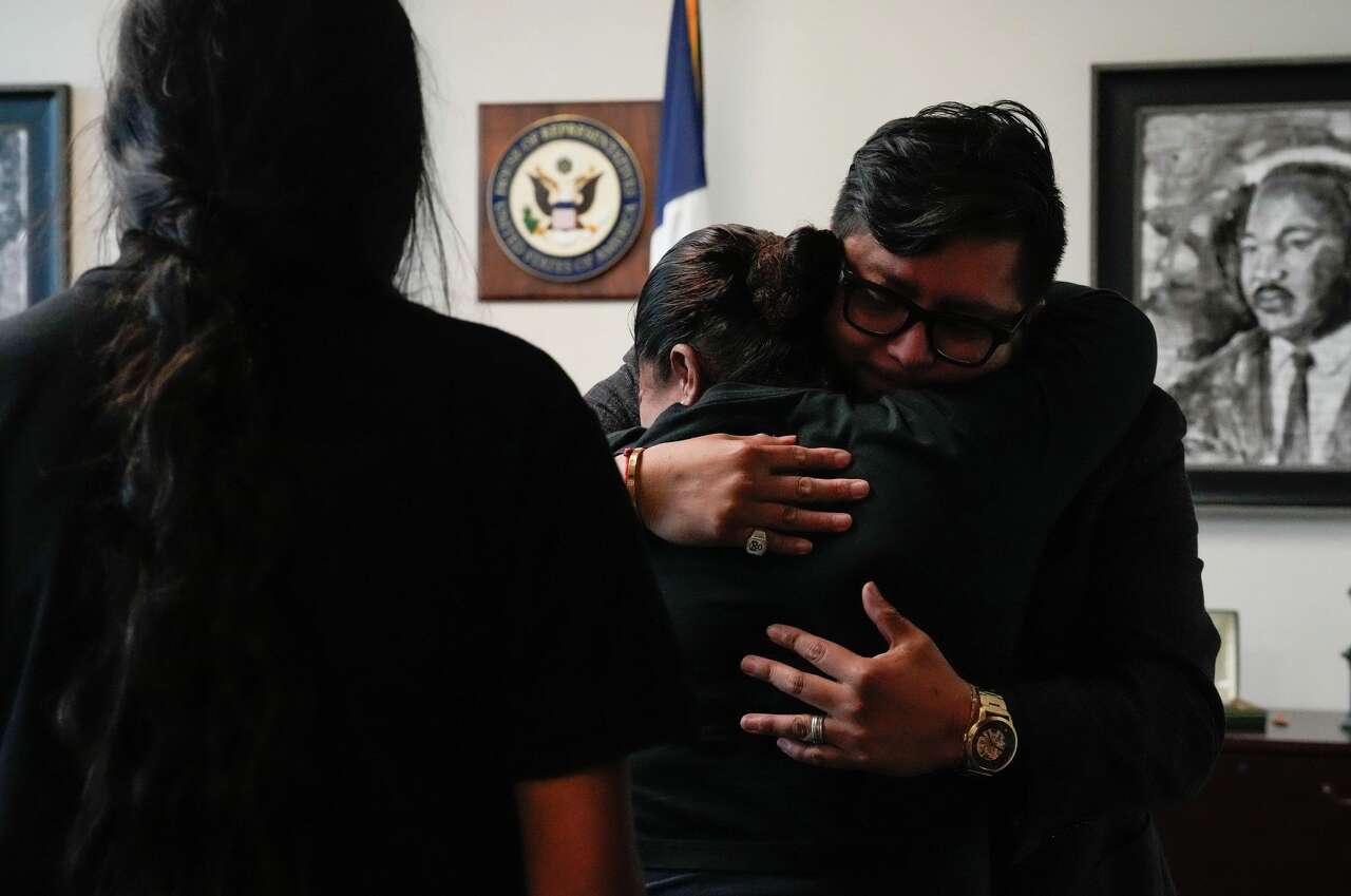Mother of Houston autistic teen in immigration custody gets first visit ...