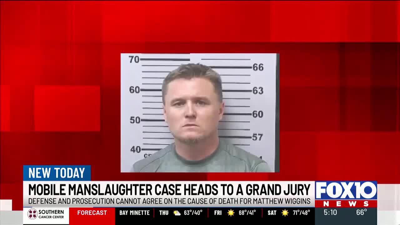 Prosecutors and the defense disagree on how Mobile man died
