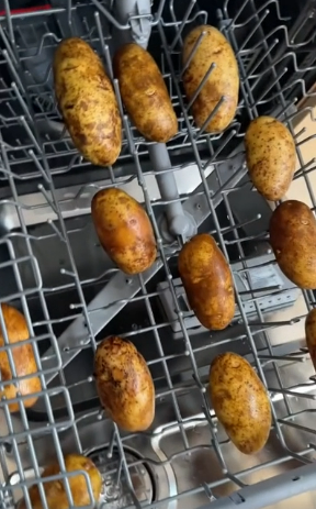 The Easiest Way to Wash Potatoes – Effortless & Quick!