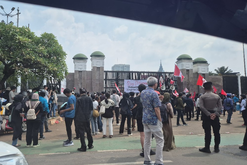 Demo Guru di Jakarta, Polisi Tutup Jalan ke Merdeka Selatan