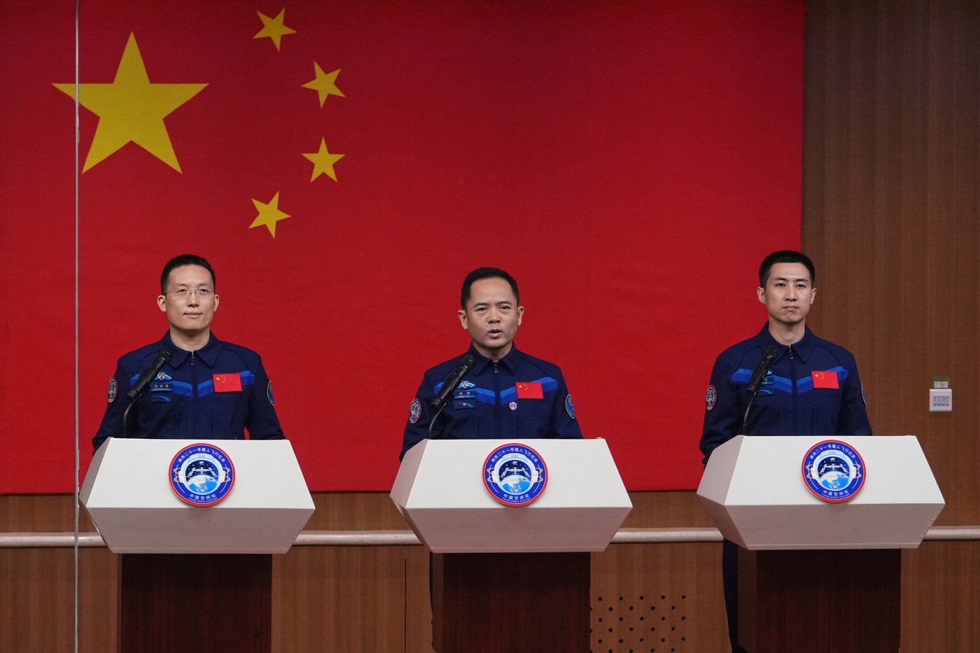 China says it's on track to land astronauts on the moon by 2030 ahead ...