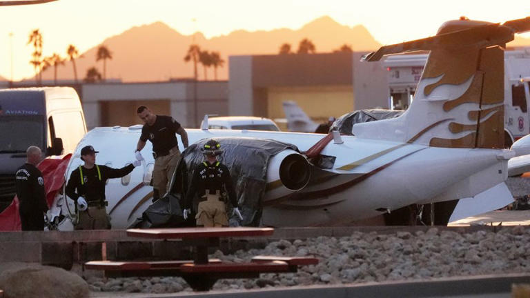 Investigation into crash of small jet owned by Mötley Crüe’s Vince Neil ...