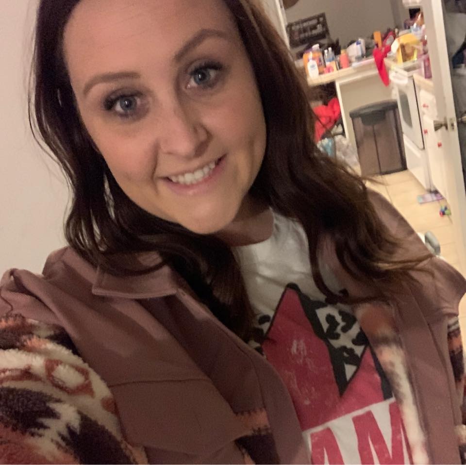 Mom of Okla. teacher who died 2 years after being served tainted ...