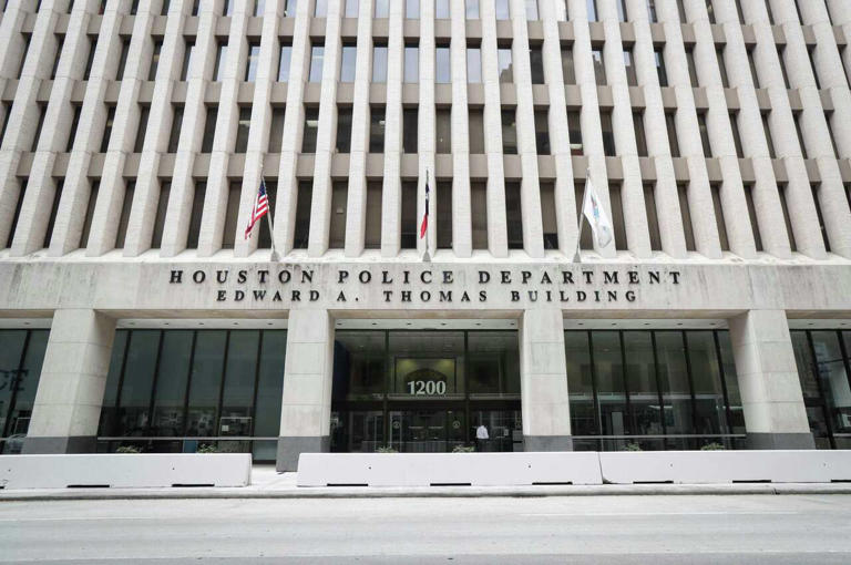 Houston police officer relieved of duty after arrest for allegedly ...