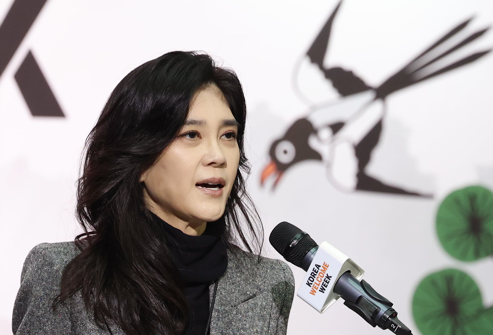 Lee Boo-jin Relocates Ahead of Son's CSAT