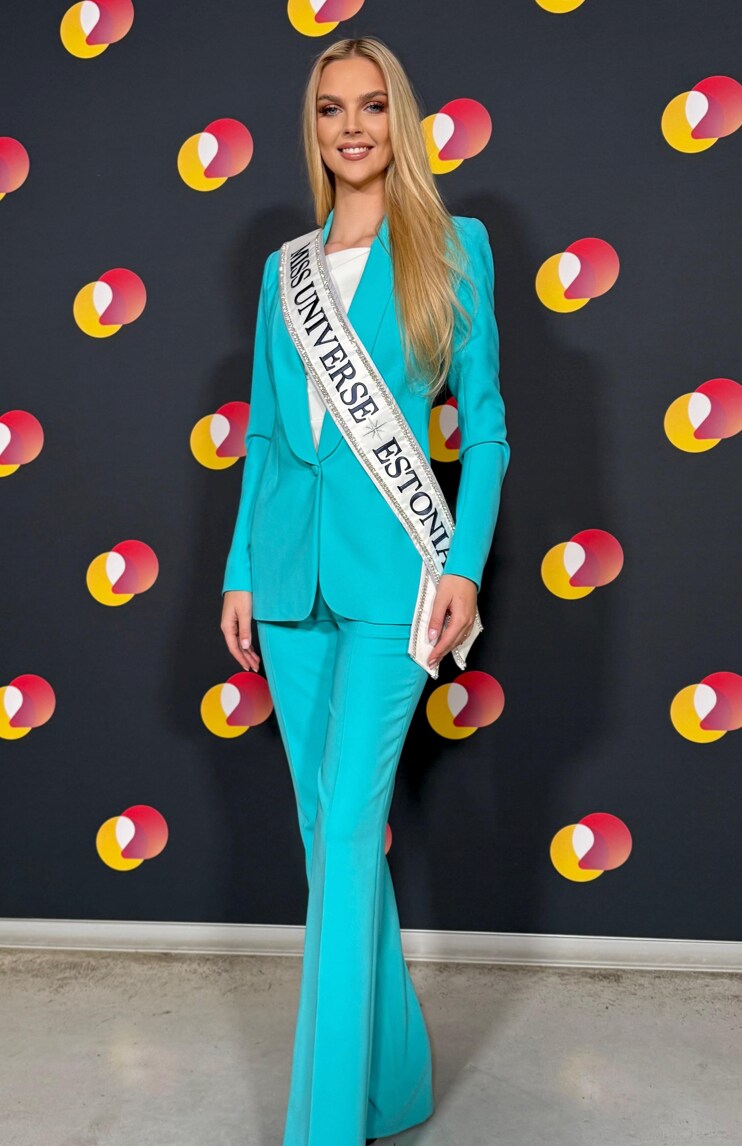 Miss Universe Estonia turns herself into a real-life Barbie (packaging ...
