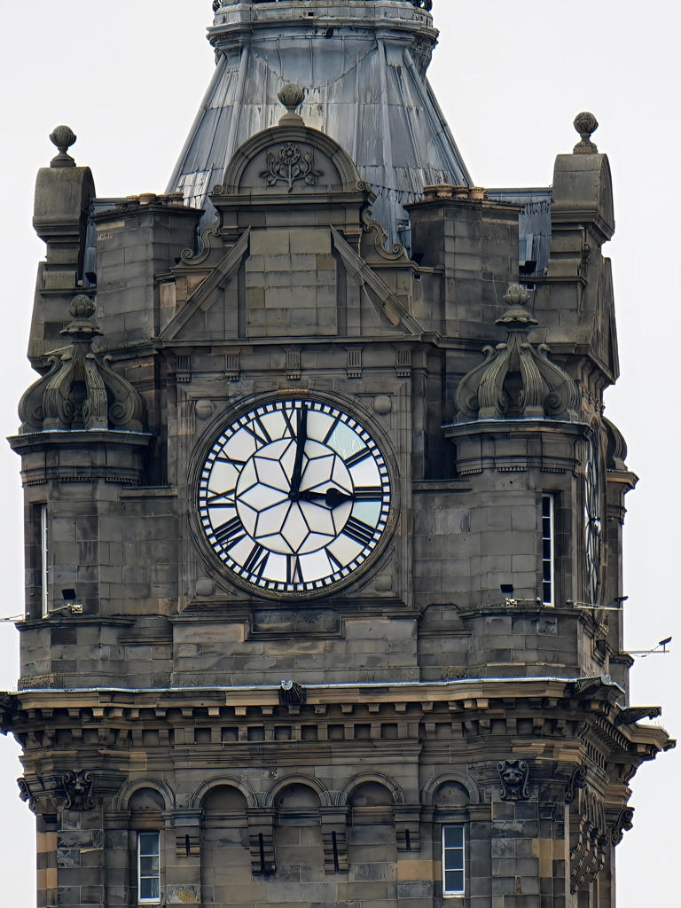 Oppo Find X9 Pro's camera defeats the iPhone 17 Pro in my tests