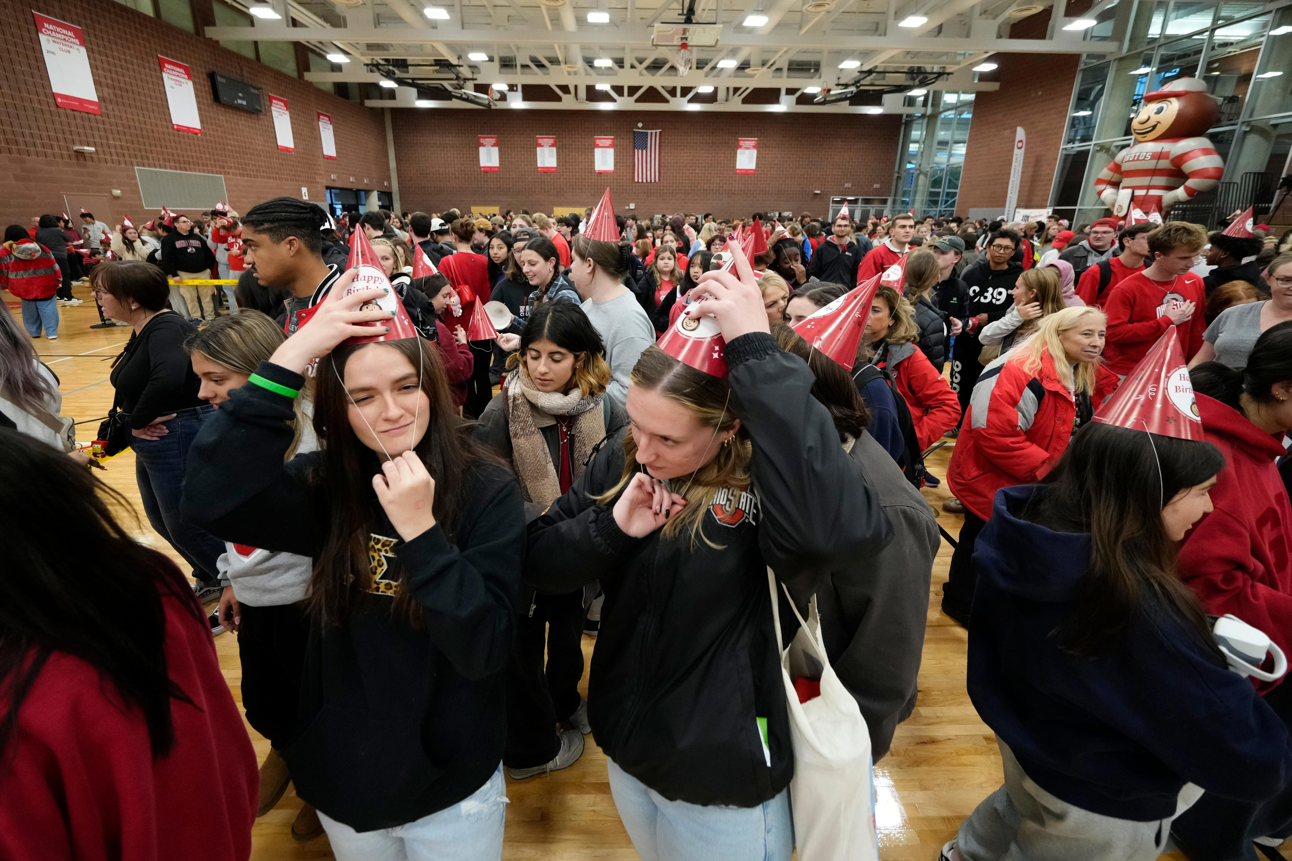 Ohio State fans set a Guinness World Record celebrating Brutus Buckeye ...