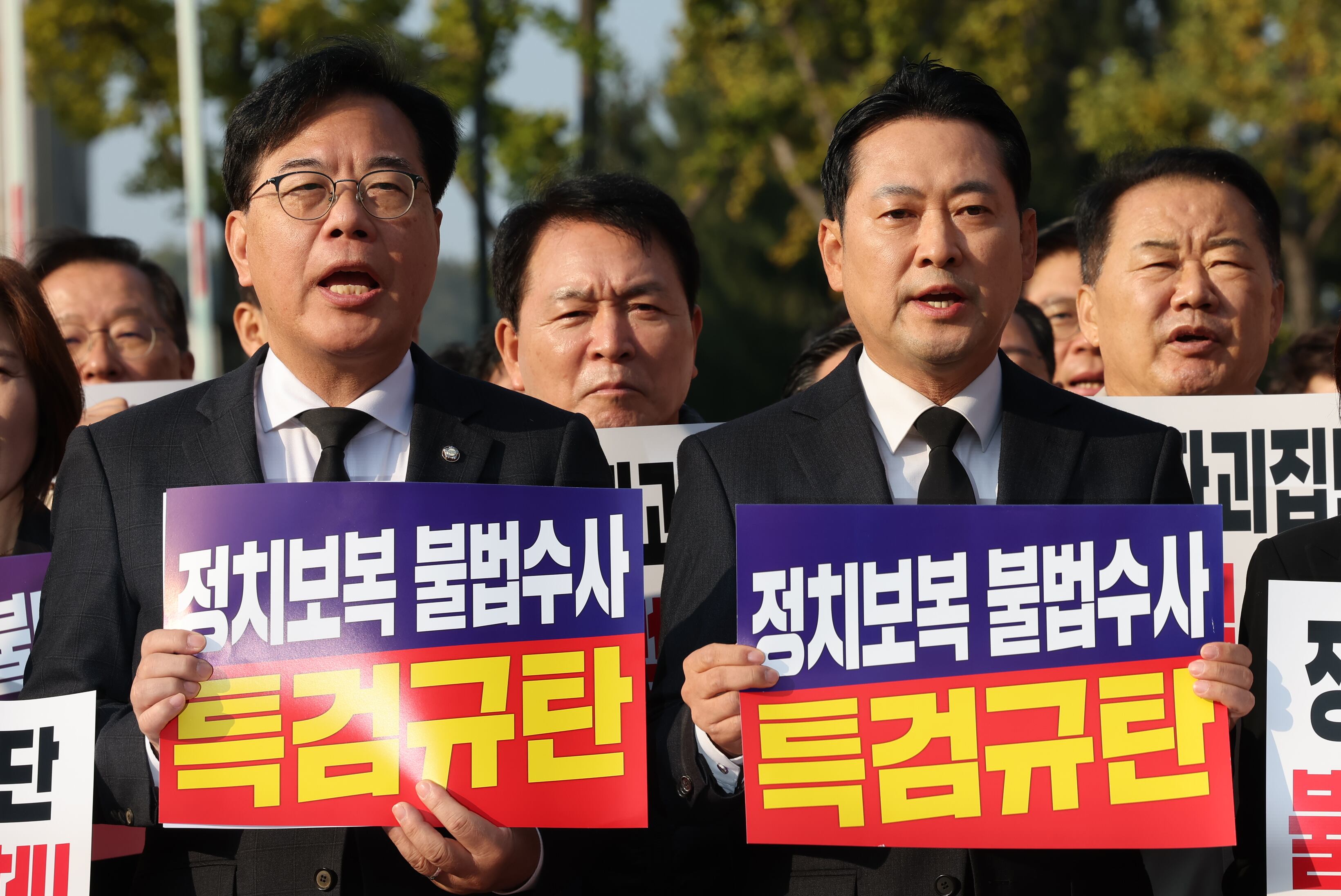 People Power Party Leader Demands Resumption of President Lee's Trials