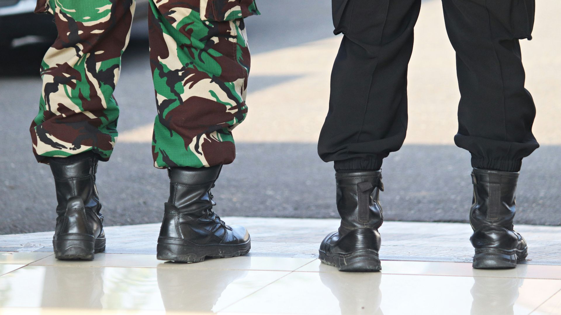 20 Iconic Fashion Pieces Born from the Battlefield
