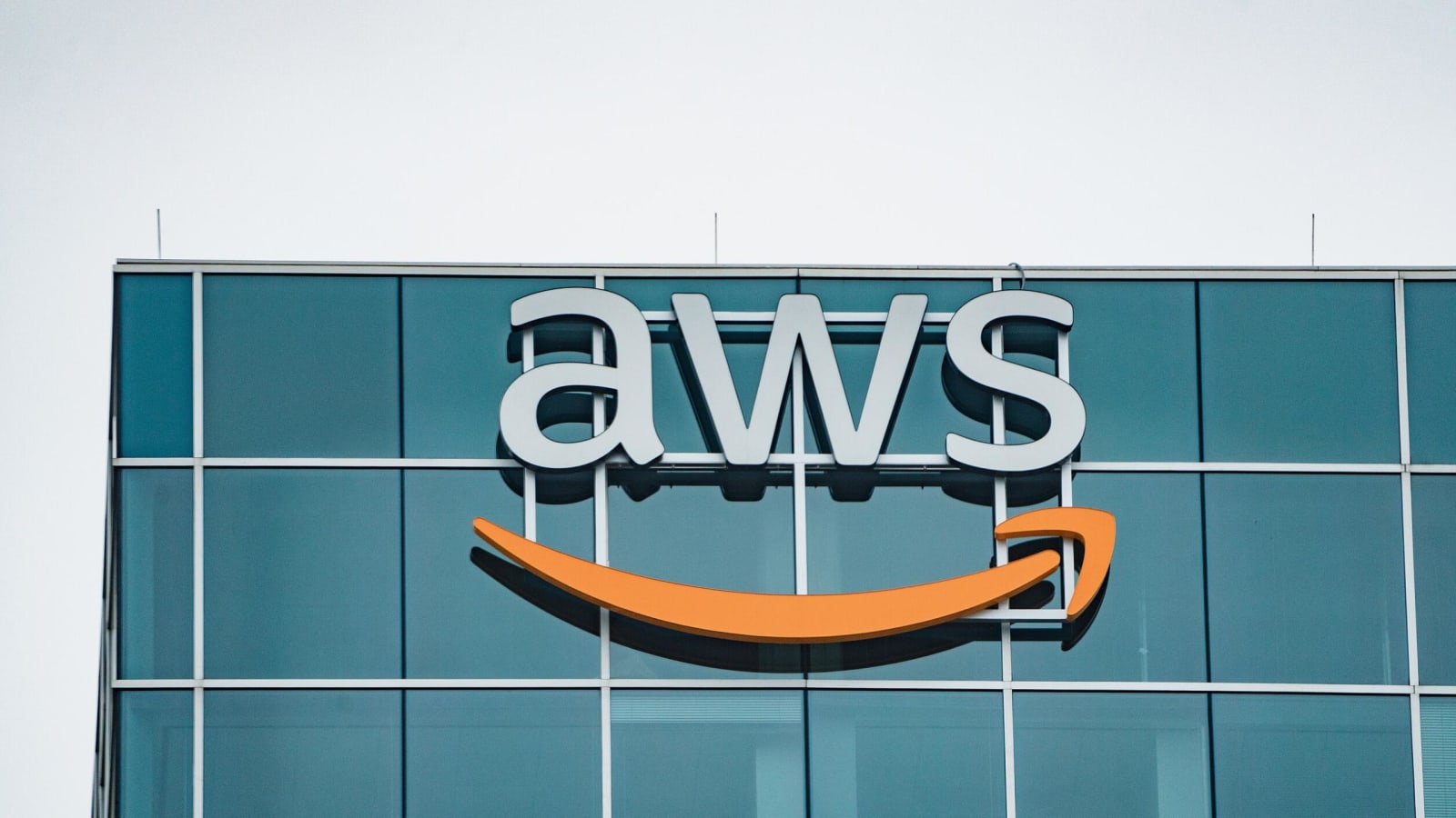 AWS 'Outage' Panic Sweeps the Web — But Amazon Says Reports of Failure ...
