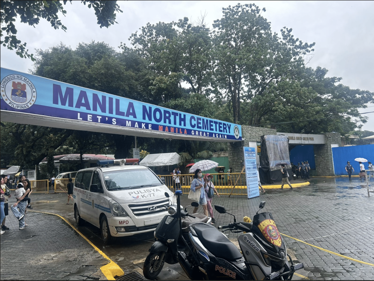 Despite rain, over 5,200 visit Manila North Cemetery ahead of Undas