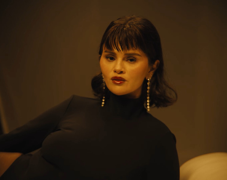 “What Happened to Her Face??” Selena Gomez’s New Look Confused Fans ...