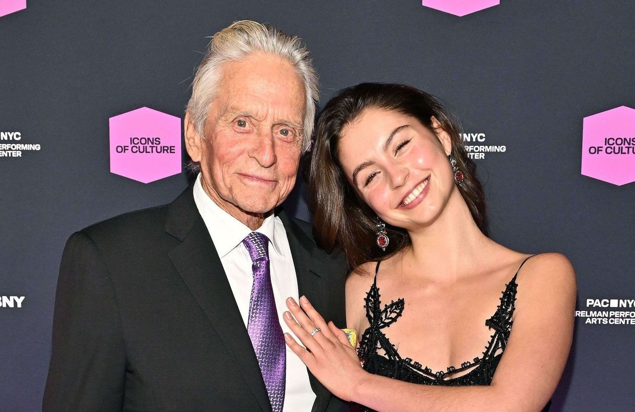 Michael Douglas : apparition remarquée au bras de sa fille, Carys, le ...