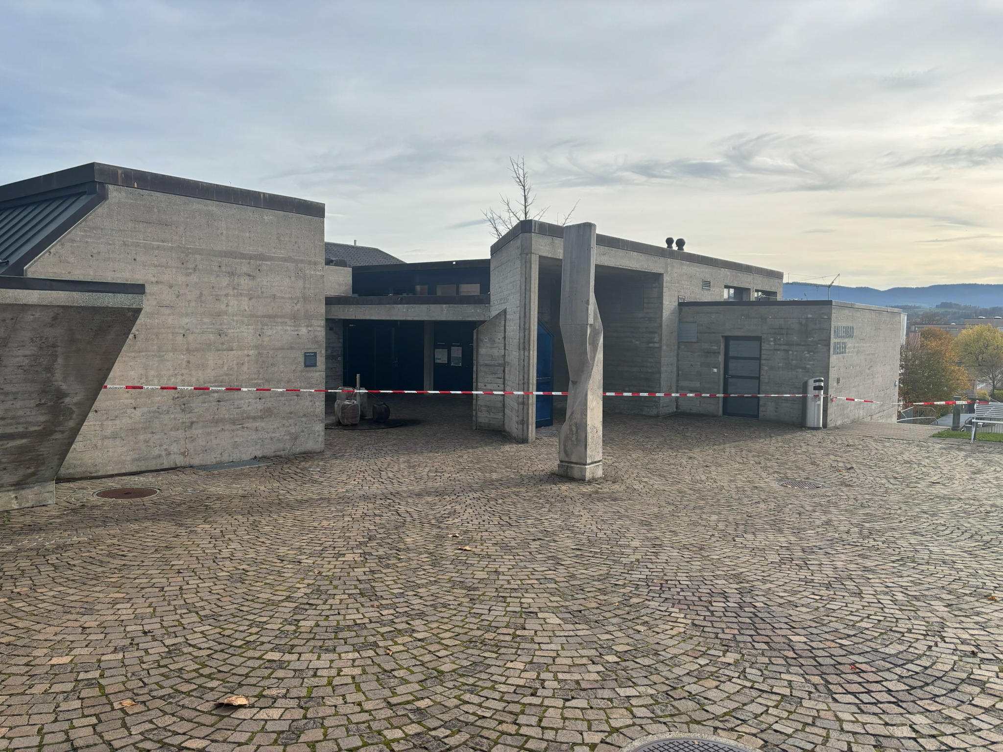 Onze enfants hospitalisés après un incendie dans une piscine