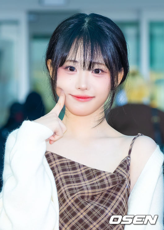 QWER 히나,'클로즈업을 부르는 미모'