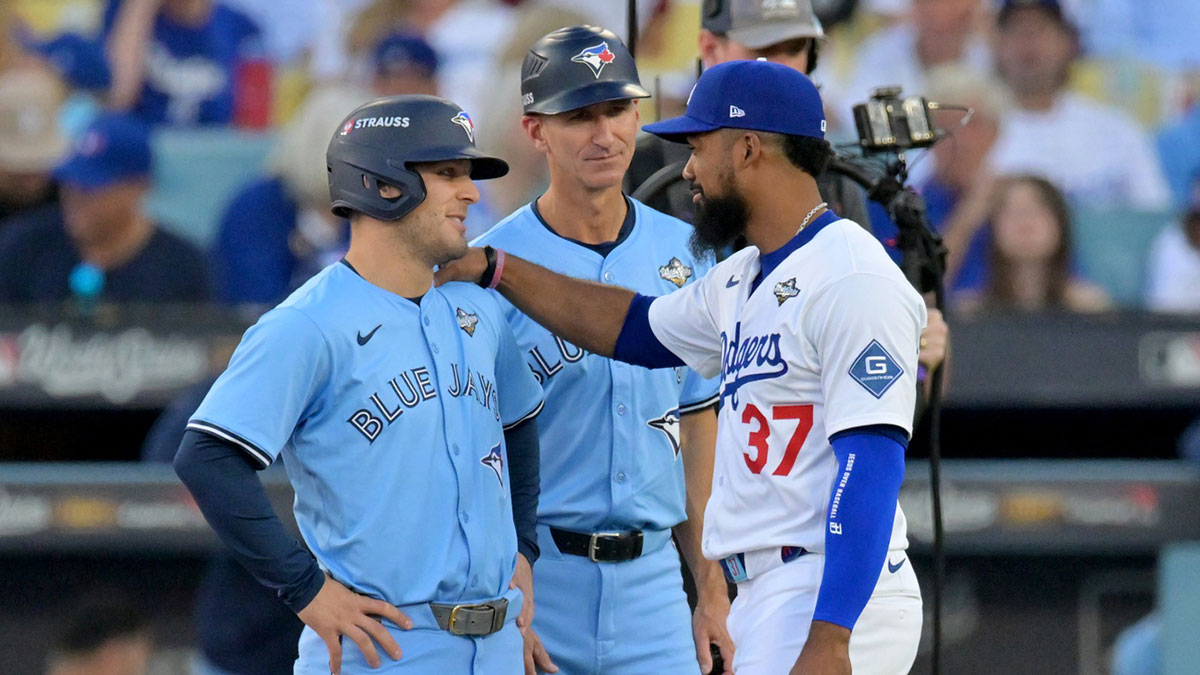 Dodgers fans erupt on Teoscar Hernandez’s embarrassing Game 5 fielding ...