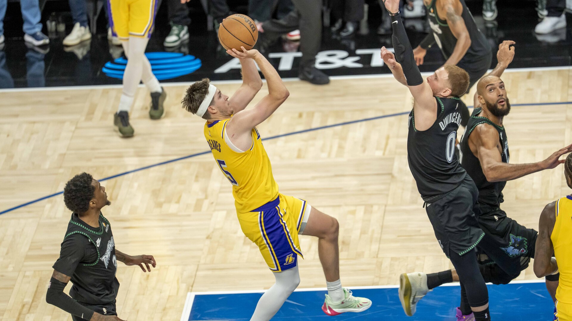 Watch Austin Reaves hit game-winning floater in lane as time expires ...