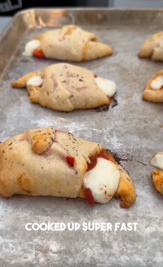 Pizza Crescent Rolls — Cheesy, Fun & Totally Yummy