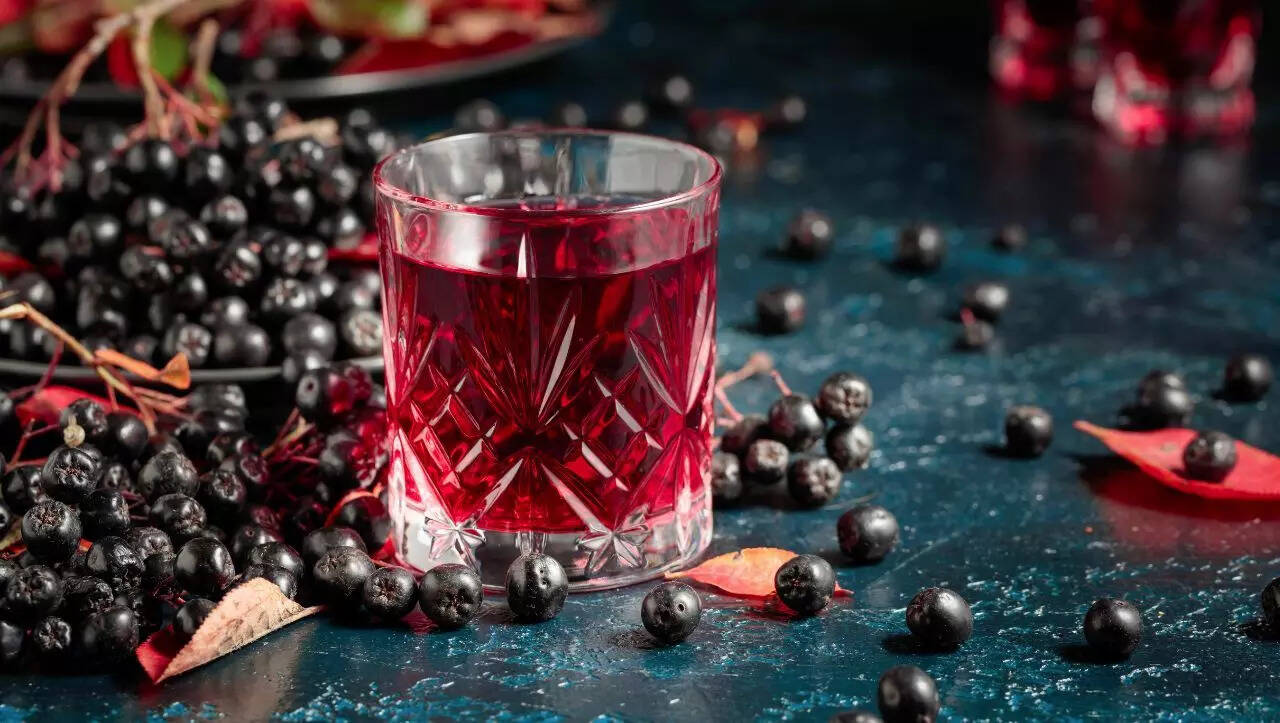 Black chokeberry juice: Natural way to regulate blood sugar and ...
