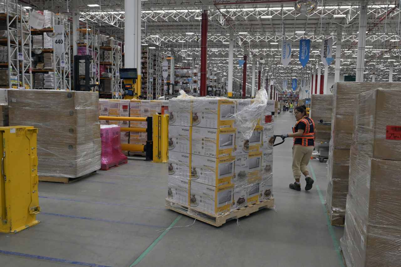 Amazon Stock Jumps on Earnings Beat. AWS Is Doing Fine.