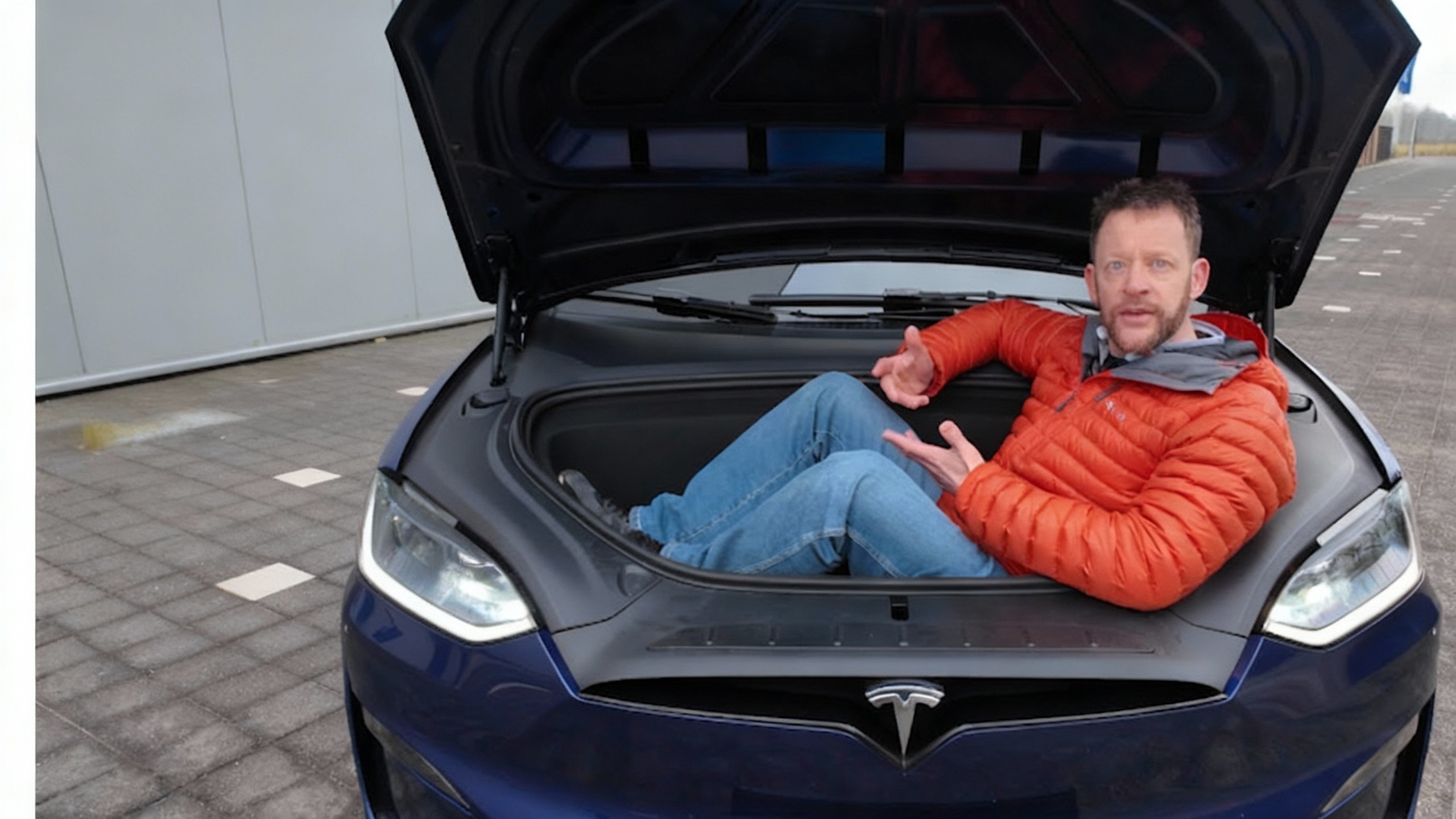 Wat Maakt de TESLA Model X zo Uniek?