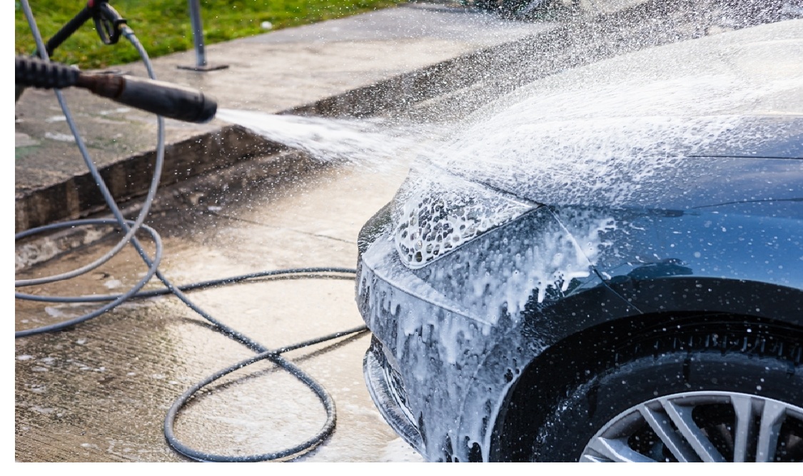 Når snøen har smeltet, bør du vaske bilen med én gang: Her er hvorfor