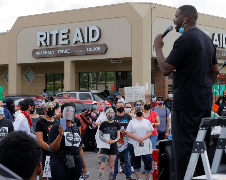 Church aiding Solomon Kinloch through poverty fueled pastor to run for ...