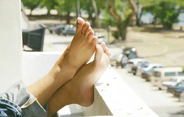 Toe Hair Meaning: What is the meaning of having hair on the toe? What ...